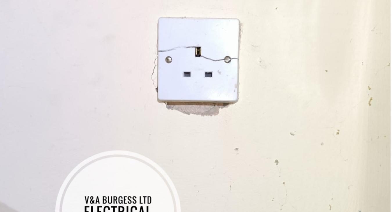 Dangerous Socket | Electrical Faults Fixed